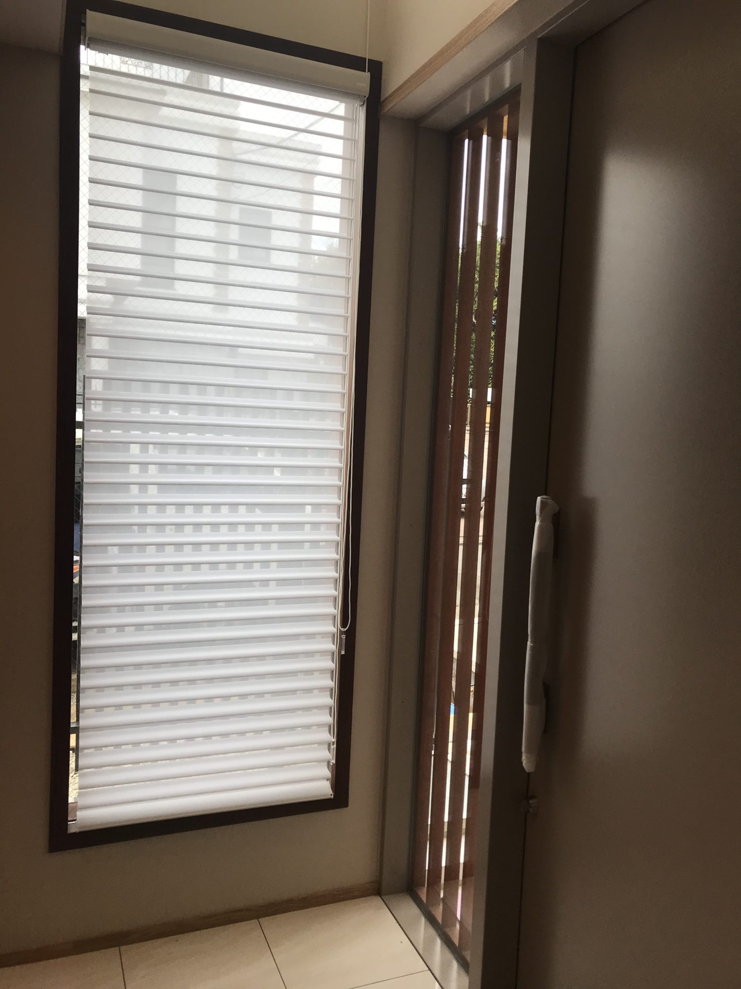 ニチベイ・ブラインド『hanari』の施工例 | ハタマド｜東京・神奈川県のオーダーカーテン・ブラインド